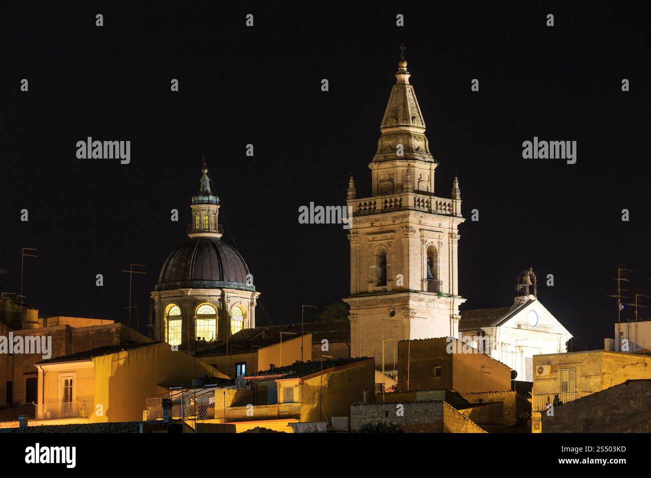 Night old medieval Ragusa Sicilian town view (Sicily, Italy). City ...