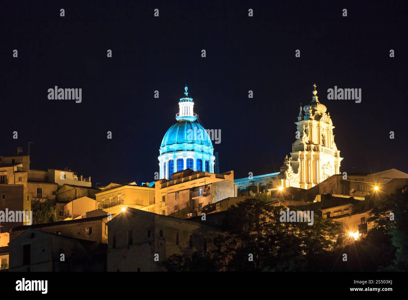 Night old medieval Ragusa Sicilian town view (Sicily, Italy). City ...