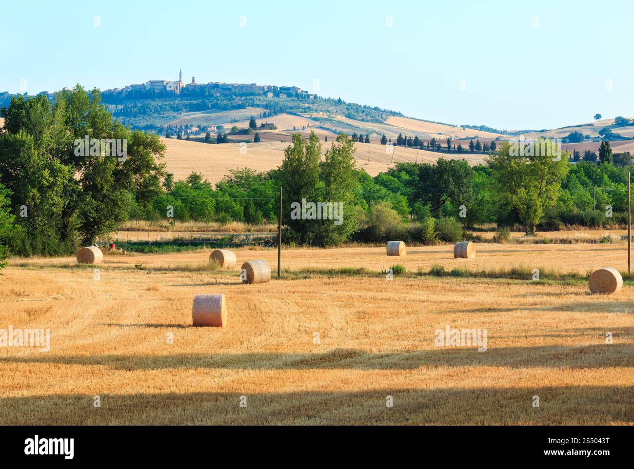 Beautiful landscape of Tuscany summer morning countryside in ...