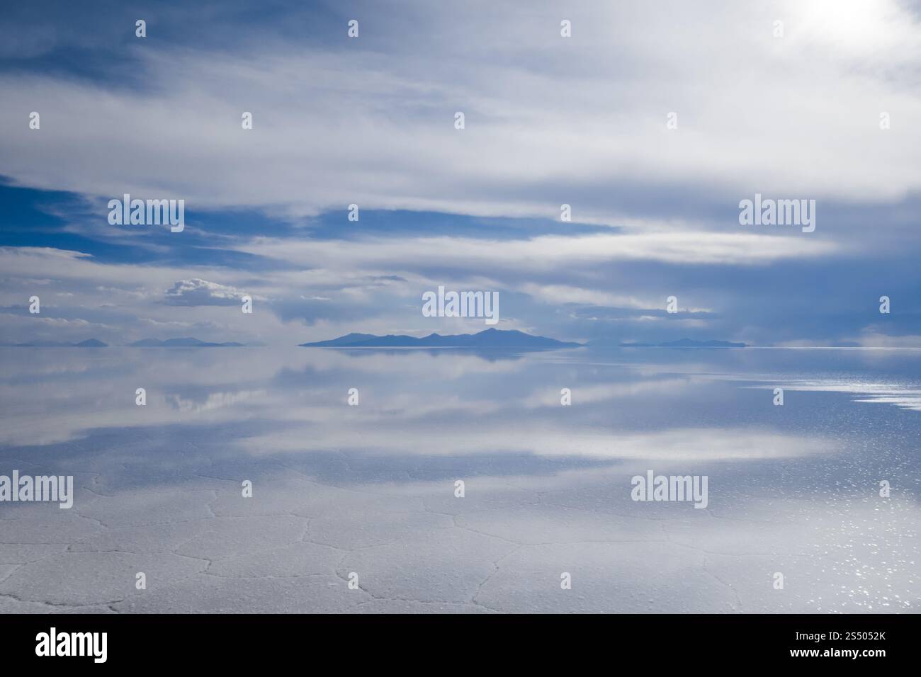 Sunset in Salar de Uyuni salt flats desert, Andes Altiplano, Bolivia ...