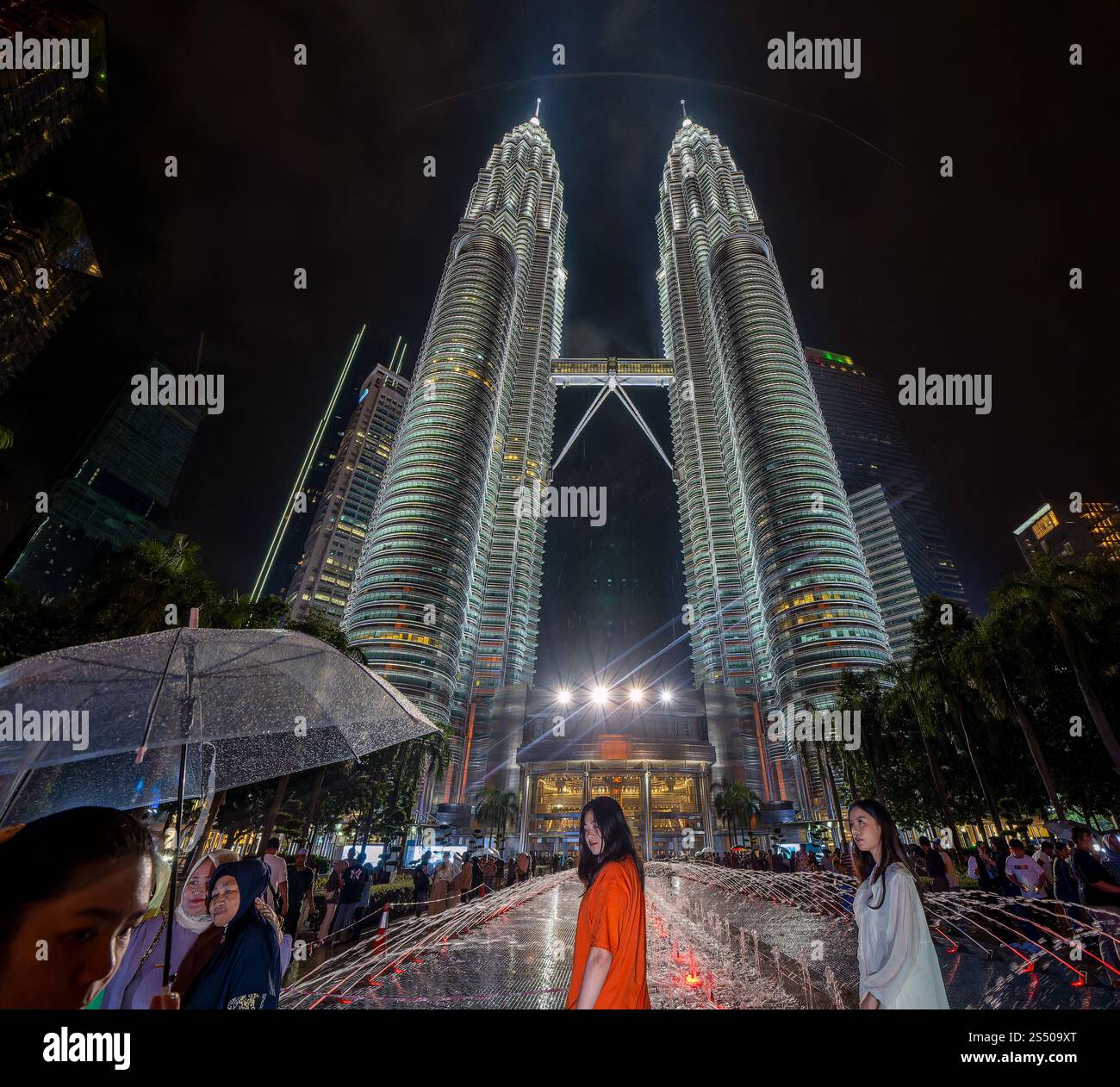 KUALA LUMPUR, MALAYSIA -DECEMBER 26, 2023: The beautifully illuminated ...