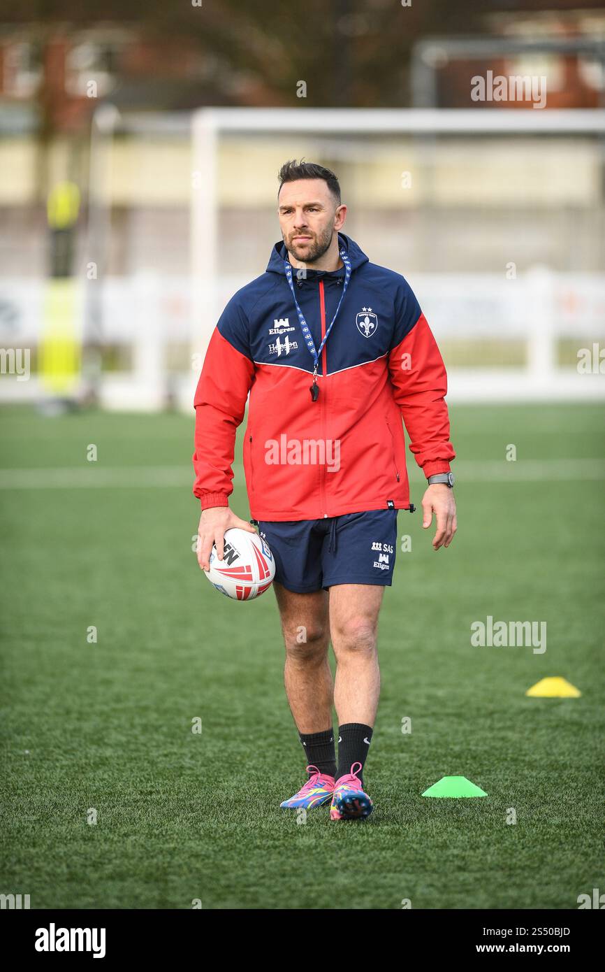 Wakefield, England - 16th December 2024 - Luke Gale of Wakefield ...