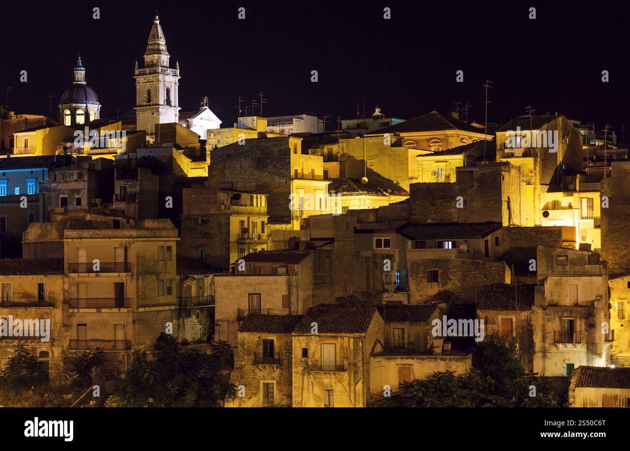 Night old medieval Ragusa famos Sicilian town view (Sicily, Italy ...