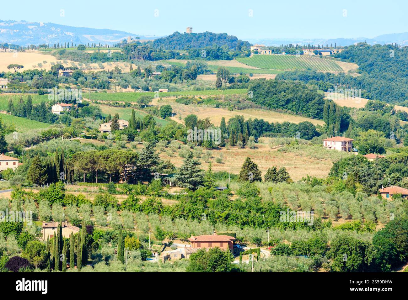 Beautiful landscape of Tuscany summer morning countryside from Pienza ...