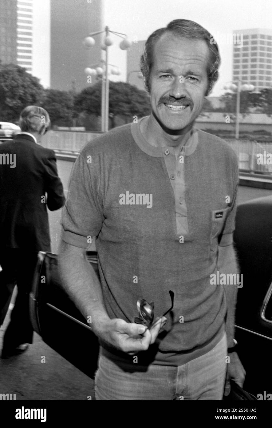 Mike Farrell Circa 1980's Credit: Ralph Dominguez/MediaPunch Stock ...