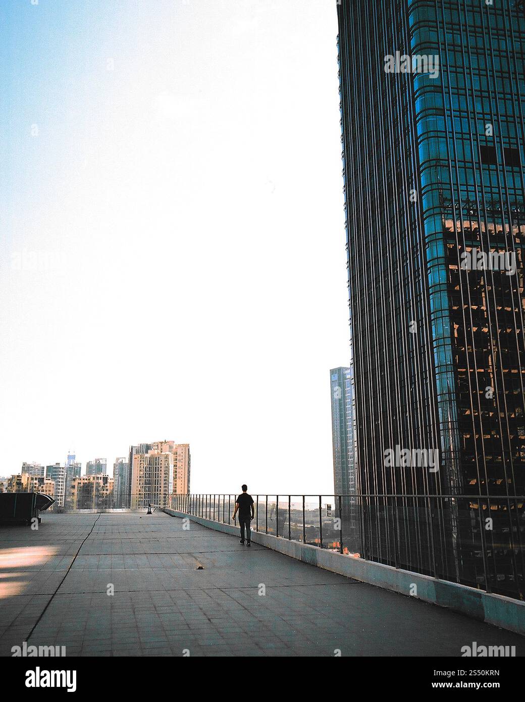 New rooftop walkway hi-res stock photography and images - Alamy