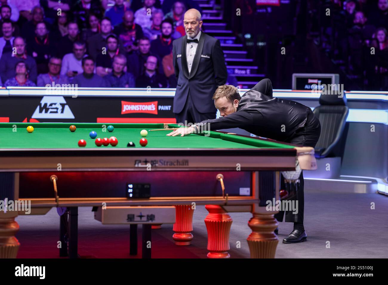 Alexandra Palace, London, UK. 13th Jan, 2025. 2025 Johnstones Paint ...