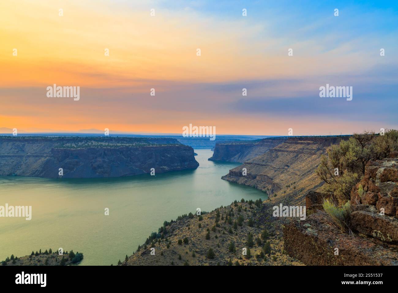 Panoramic View of Canyon with River at Sunset, Cove Palisades State ...