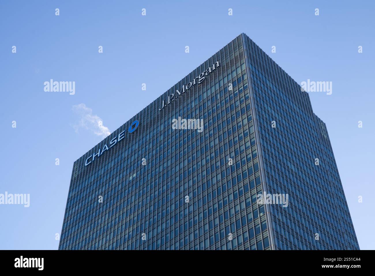 Chace and JP Morgan skyscraper offices in Canary Wharf. London - 12th ...