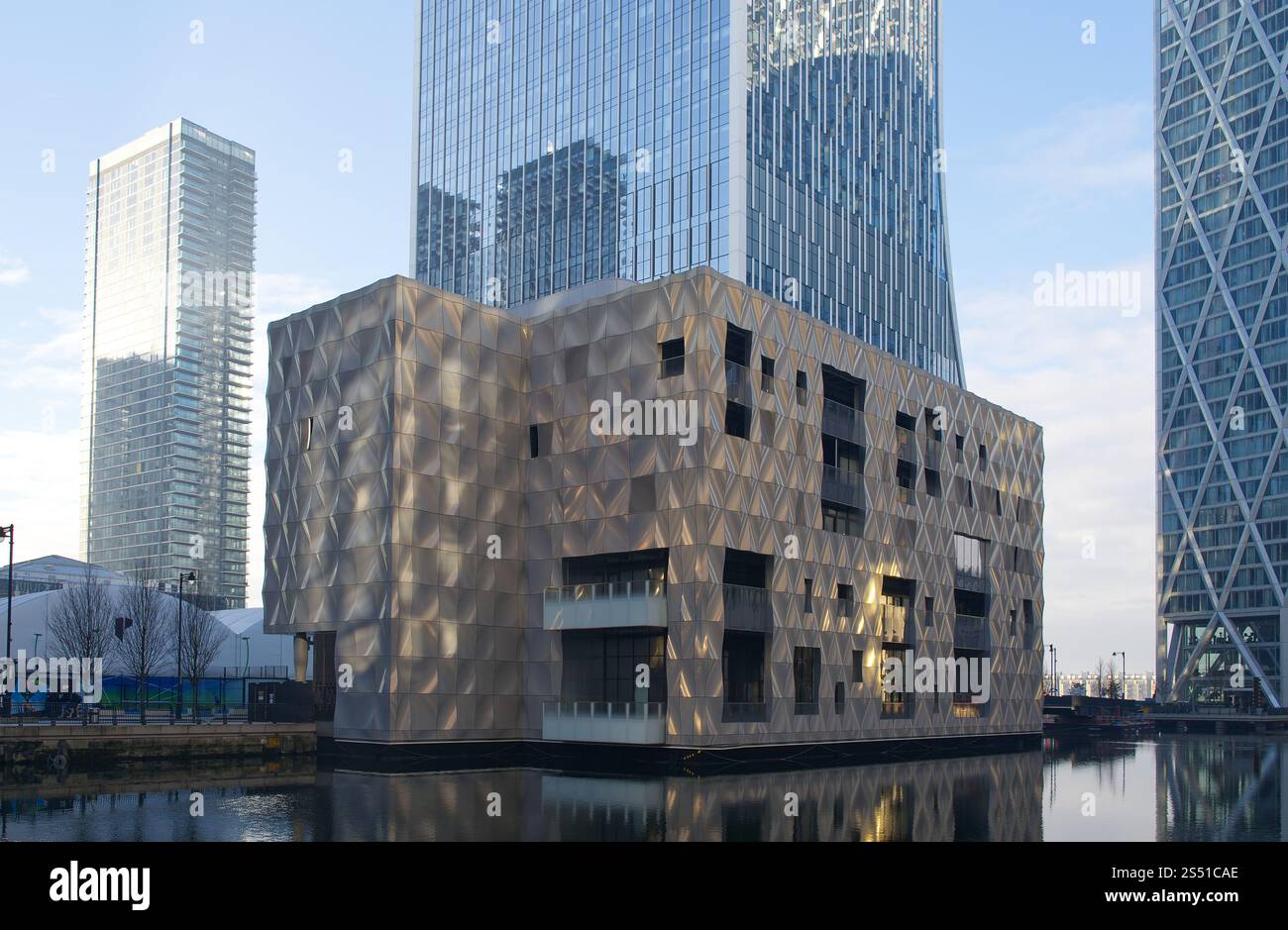 Large silver building in Middle Dock in the Canary Wharf financial ...