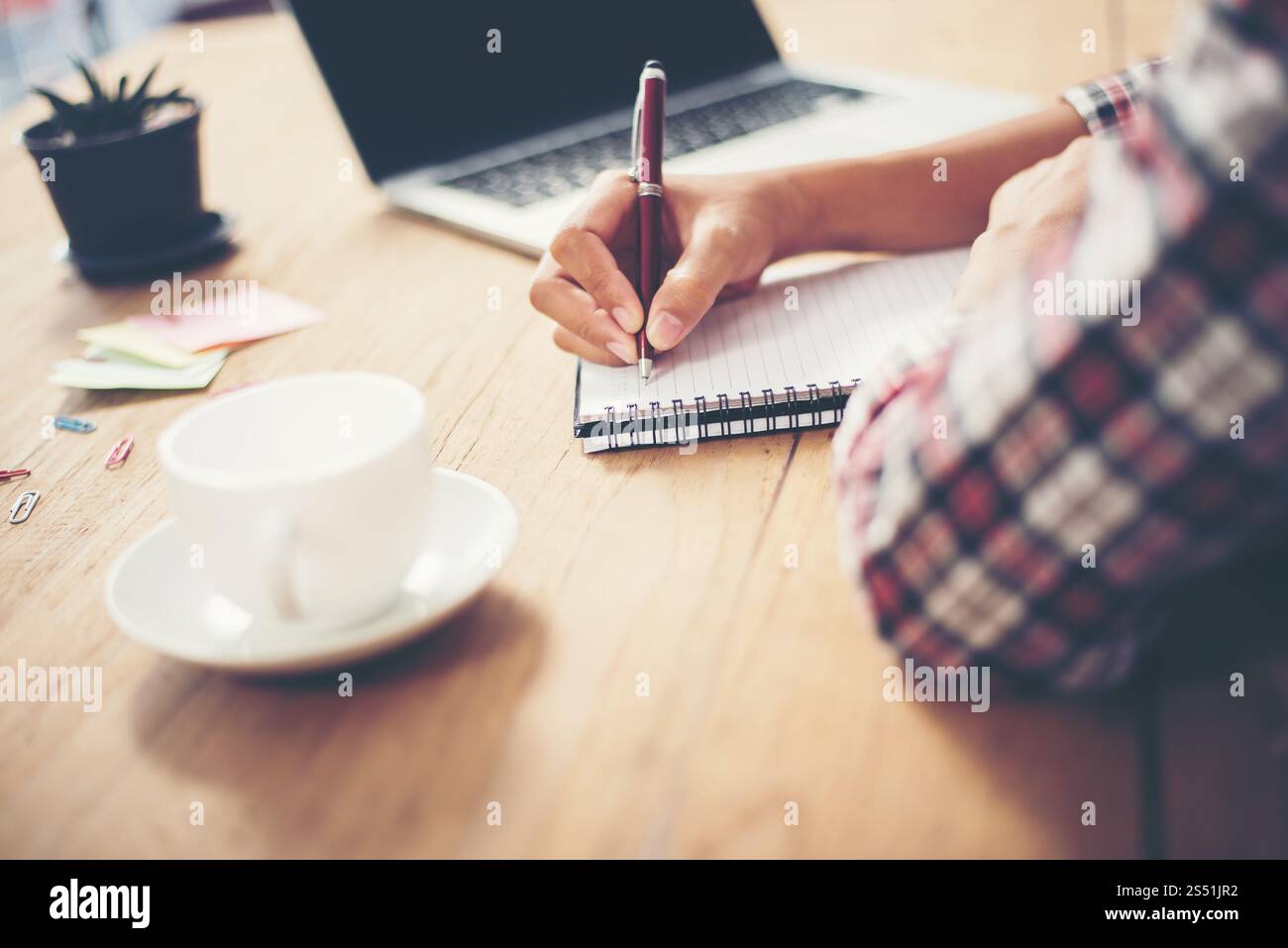 Plan woman hi-res stock photography and images - Alamy