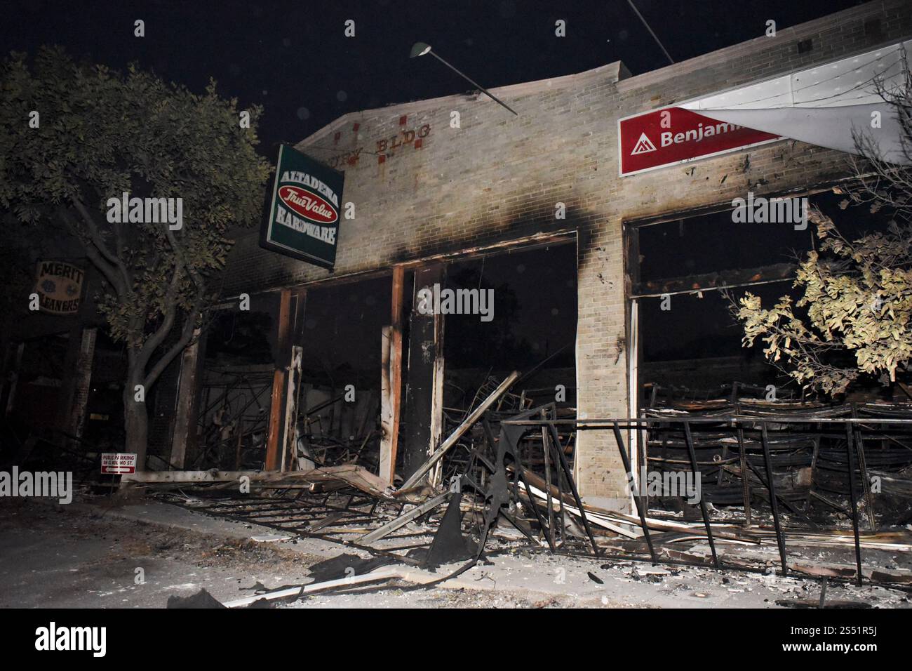 Altadena, California, USA. 10th Jan, 2025. The burnt ruins of the ...