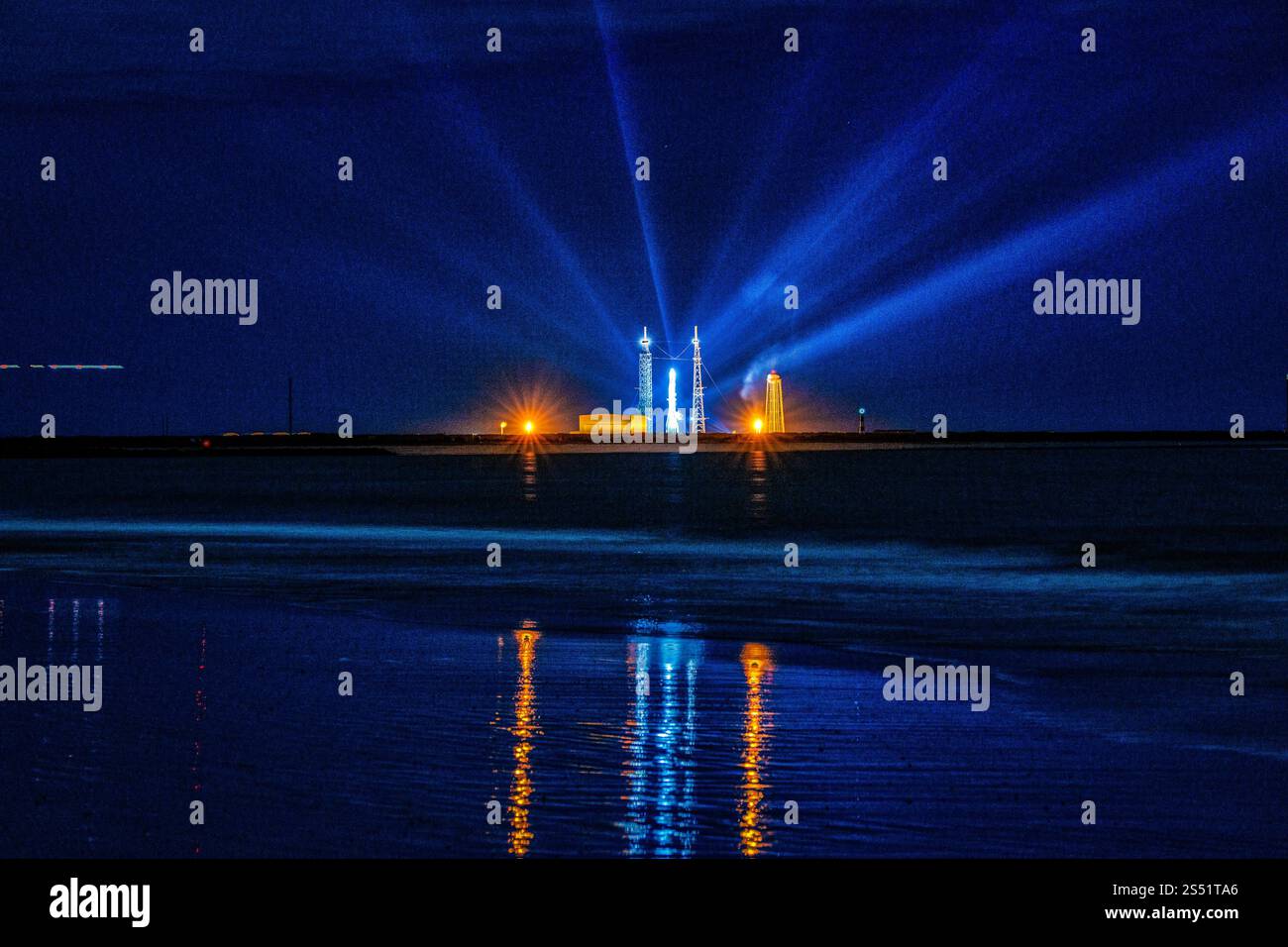 Cape Canaveral, USA. 13th Jan, 2025. Blue Origin New Glenn first launch ...