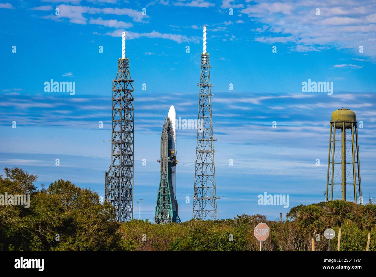 Cape Canaveral, USA. 11th Jan, 2025. Blue Origin New Glenn first launch ...