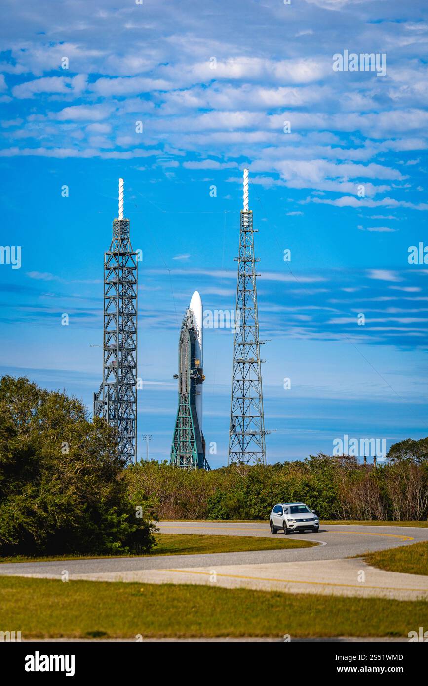 Cape Canaveral, USA. 11th Jan, 2025. Blue Origin New Glenn first launch ...