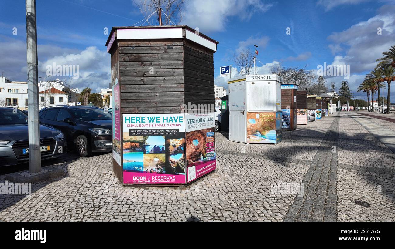 Outdoor boat ticket booths hi-res stock photography and images - Alamy