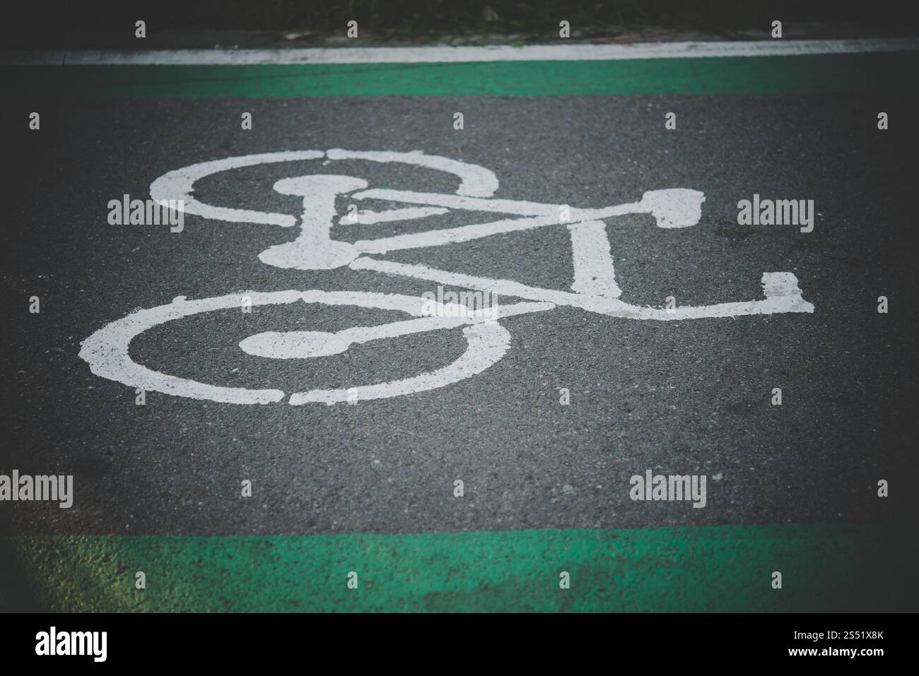 Bicycle symbol on city hi-res stock photography and images - Alamy