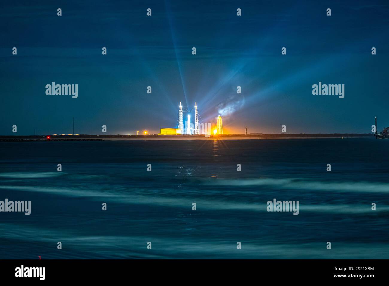 Cape Canaveral, USA. 13th Jan, 2025. Blue Origin New Glenn first launch ...