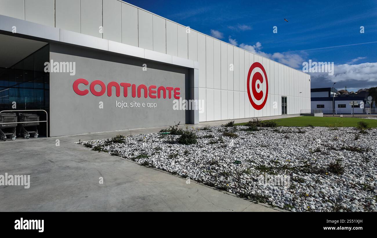 Continente supermarket logo hi-res stock photography and images - Alamy