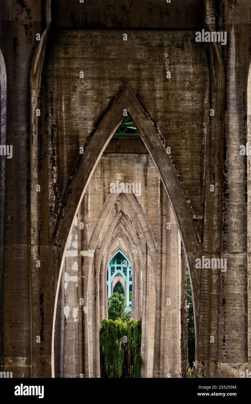 Architectural Details of St. Johns Bridge Showing Repetitive Symmetry ...