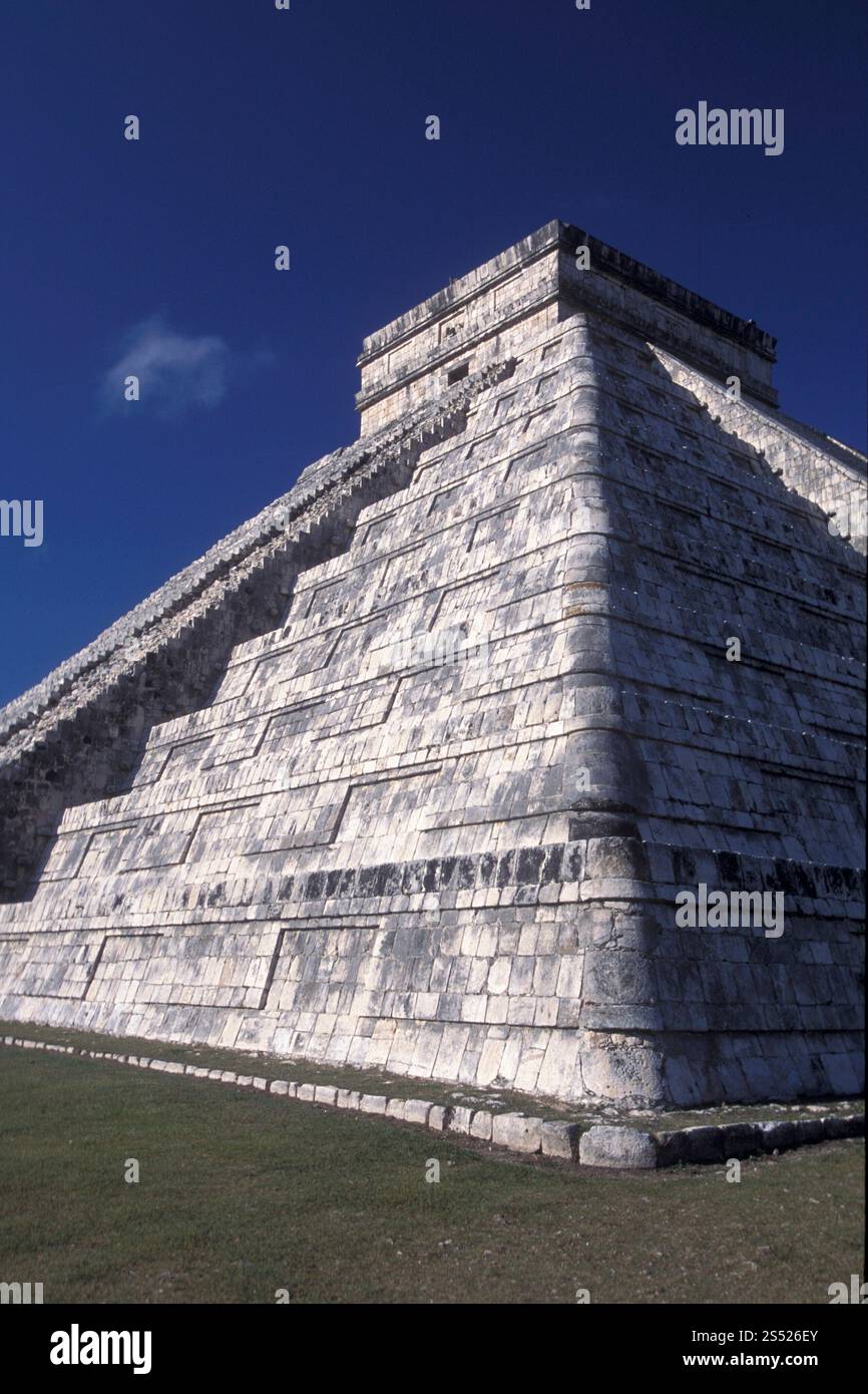 The Maya Ruins with the Kukulkan Pyramide of Chichen Itza in the ...