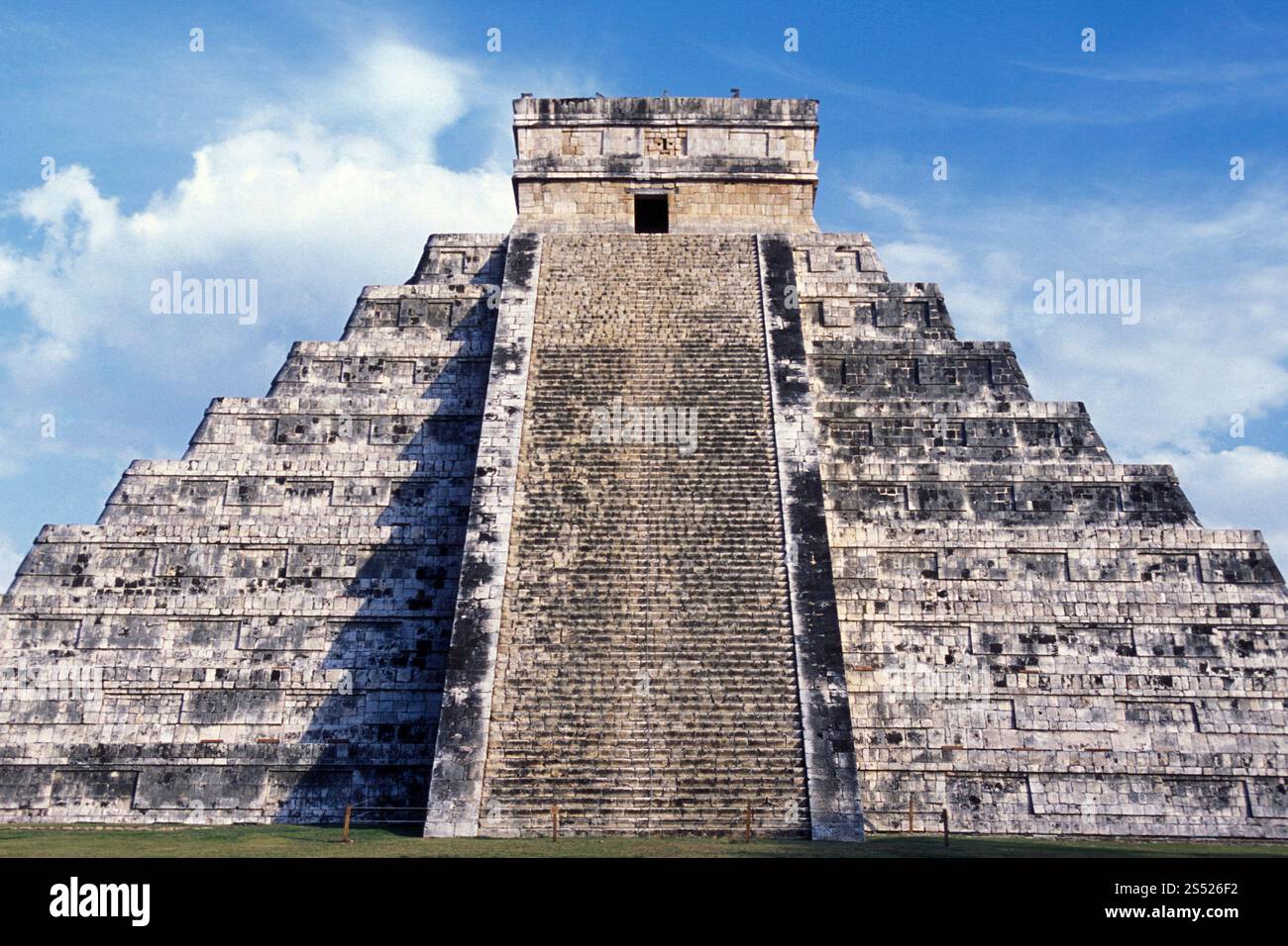 The Maya Ruins with the Kukulkan Pyramide of Chichen Itza in the ...