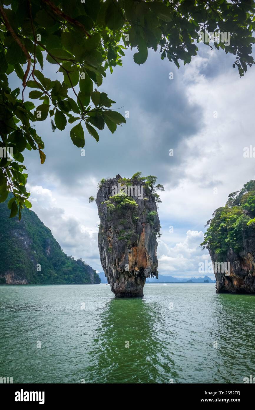 Ko tapu rock in James Bond island, Phang Nga Bay, Thailand. Ko tapu ...