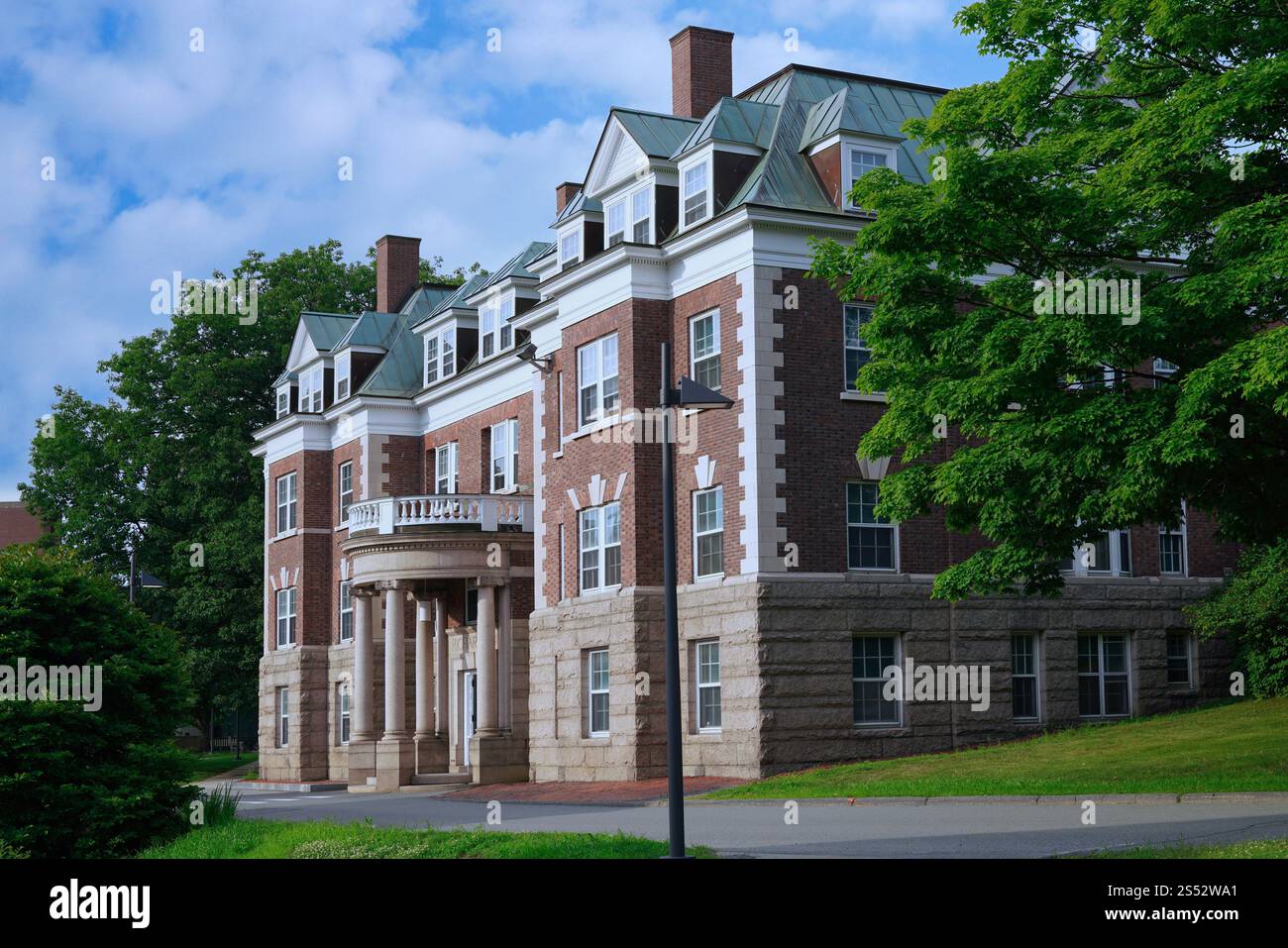 Richardson Hall, a Dartmouth College student residence building ...