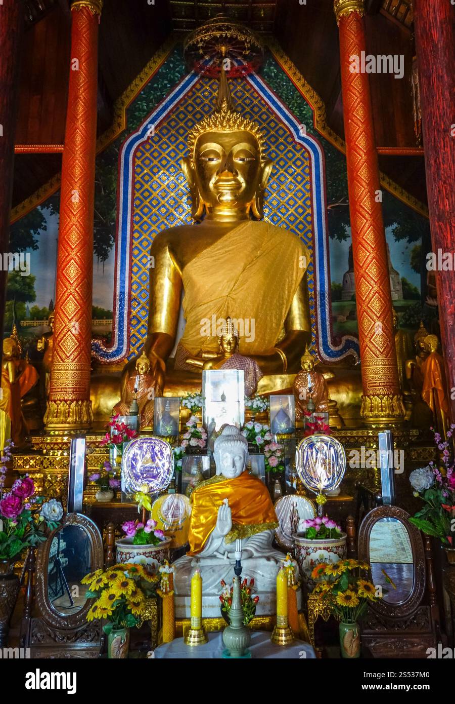 Golden Buddha statue in Wat Chomphu temple, Chiang Mai, Thailand ...