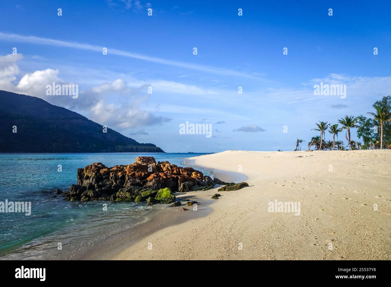 Sunrise beach paradise in Koh Lipe, Thailand. Tropical beach in Koh ...