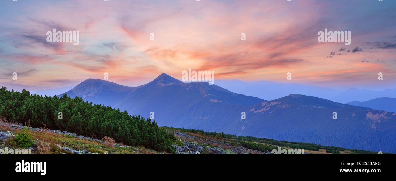 Mountain outline on morning sky background. Summer daybreak misty top ...