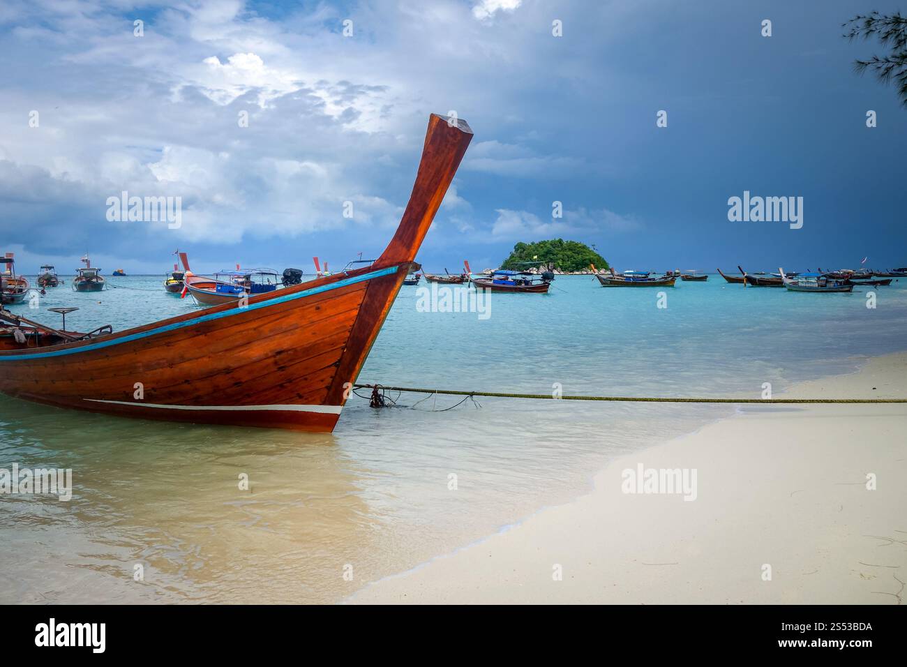 Sunrise beach paradise in Koh Lipe, Thailand. Tropical beach in Koh ...
