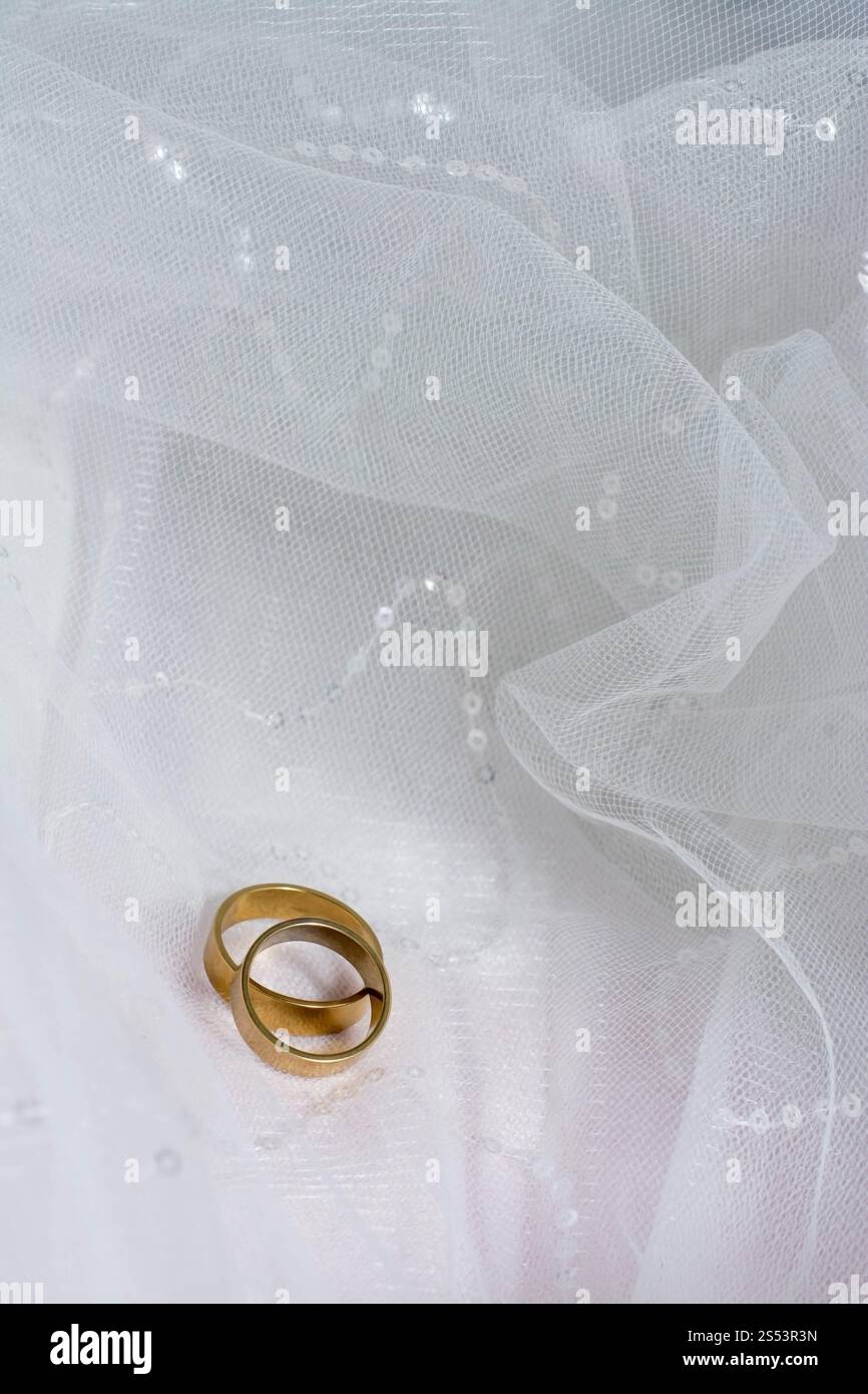 Two wedding rings hi-res stock photography and images - Alamy
