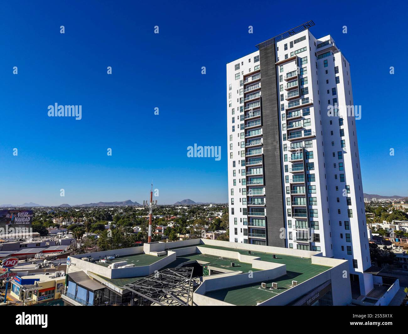 Bususbes hi-res stock photography and images - Alamy