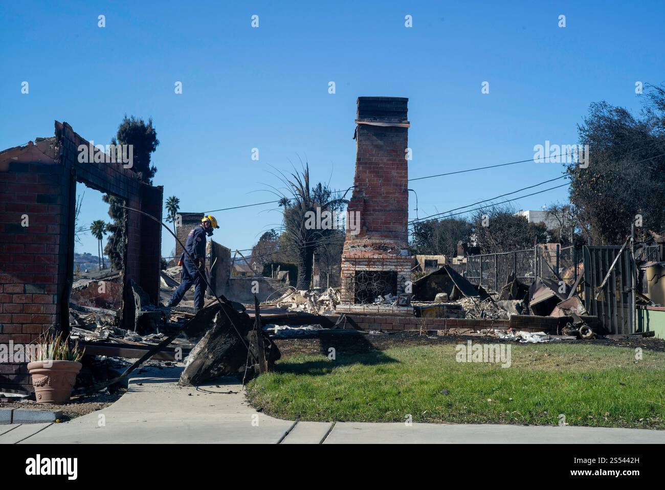 Los Angles. 13th Jan, 2025. Pacific Palisades neighborhood of Los ...