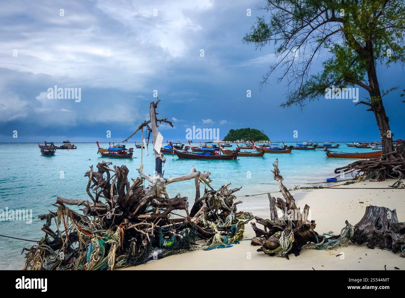 Sunrise beach paradise in Koh Lipe, Thailand. Tropical beach in Koh ...