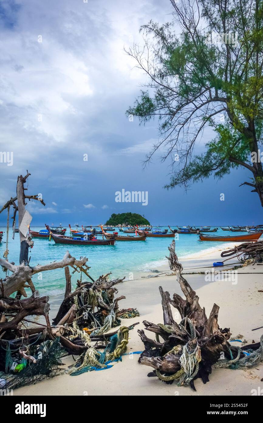 Sunrise beach paradise in Koh Lipe, Thailand. Tropical beach in Koh ...