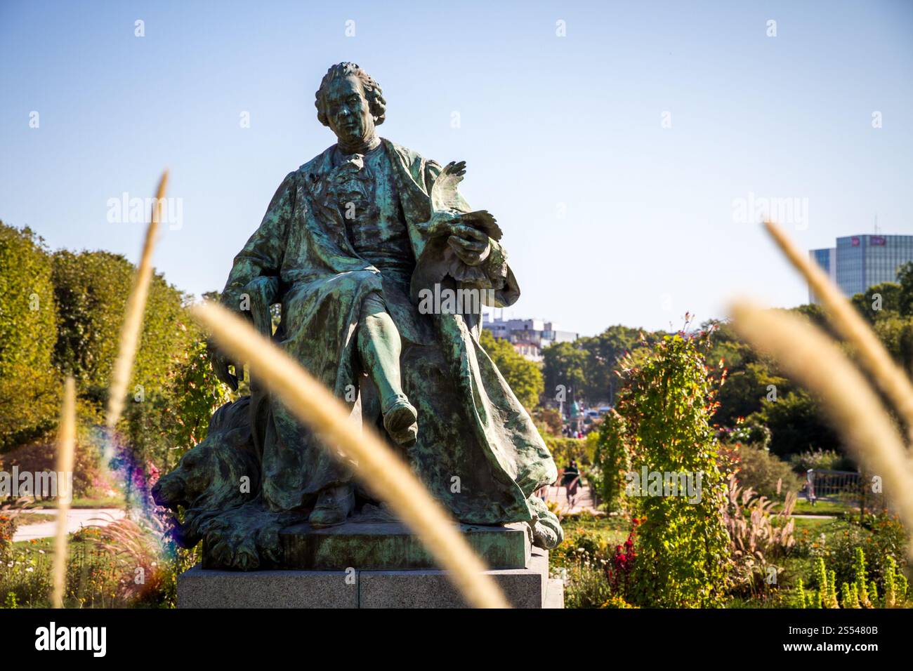 Buffon bronze statue in the Jardin des plantes Park, Paris, France ...