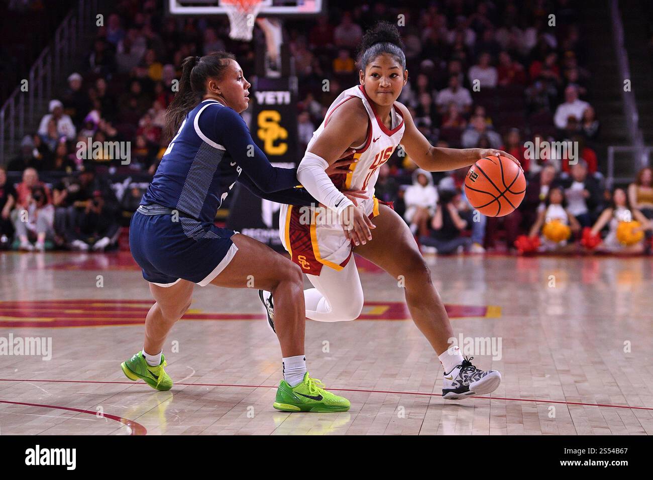 LOS ANGELES, CA - JANUARY 12: USC Trojans guard Malia Samuels (10 ...