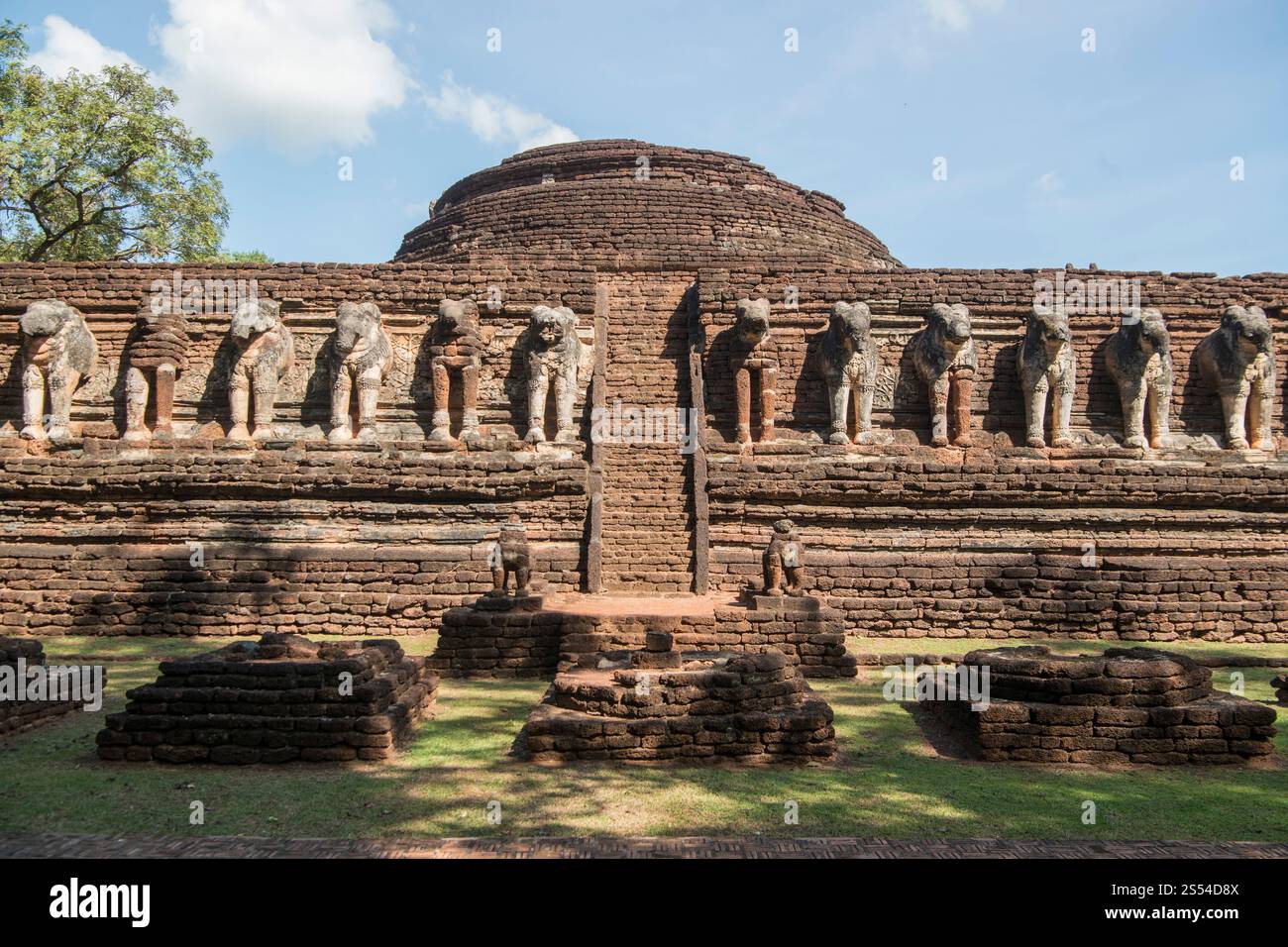 The Wat Chang Rob Temple in the town of Kamphaeng Phet in the Kamphaeng ...