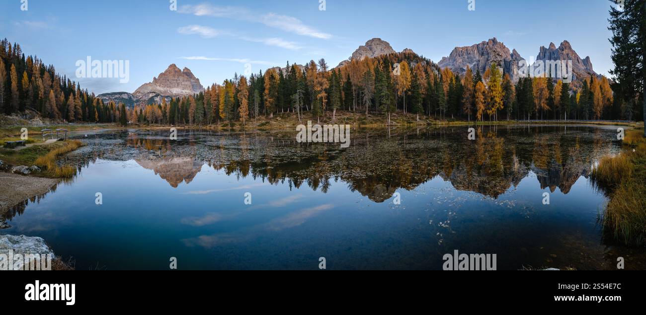 Beautiful autumn evening Lake Antorno and Three Peaks of Lavaredo (Lago ...