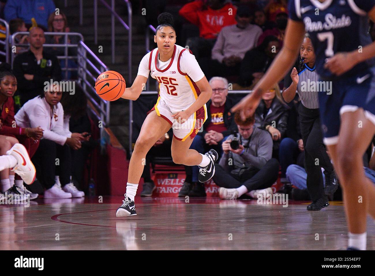LOS ANGELES, CA - JANUARY 12: USC Trojans guard JuJu Watkins (12 ...