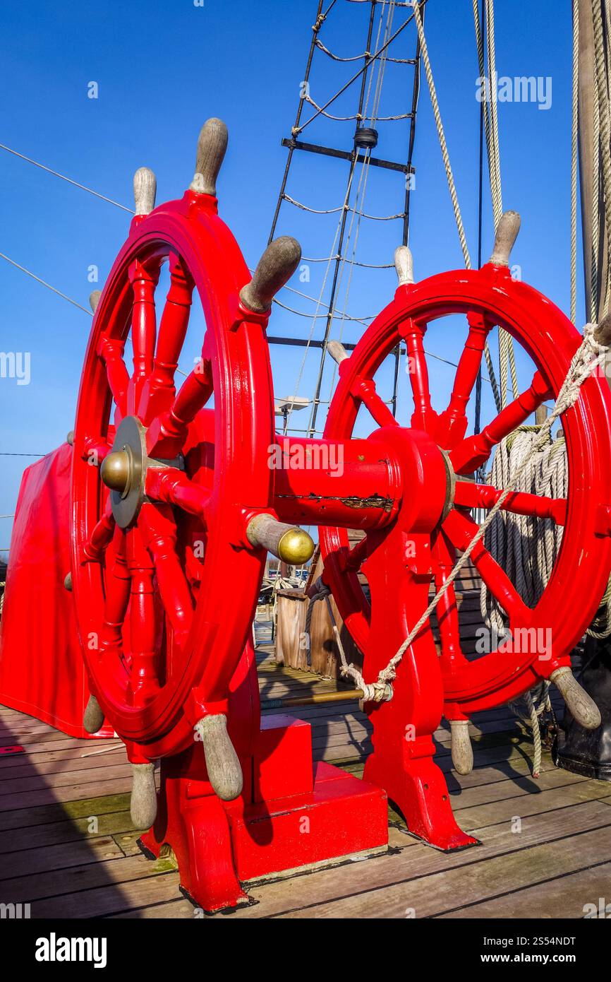 Sailing ship helm hi-res stock photography and images - Alamy