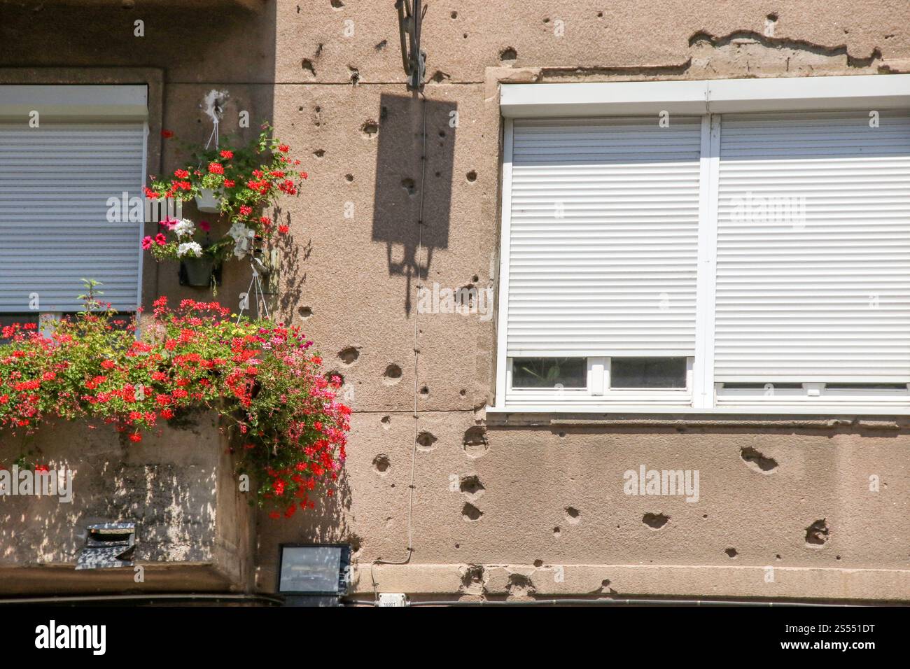 Bullet holes in buildings along Sniper Alley, Sarajevo, Bosnia Stock ...