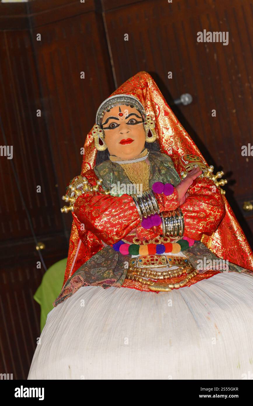 Kathakali dancers preparing for their performance, Kochi, Kerala, South ...