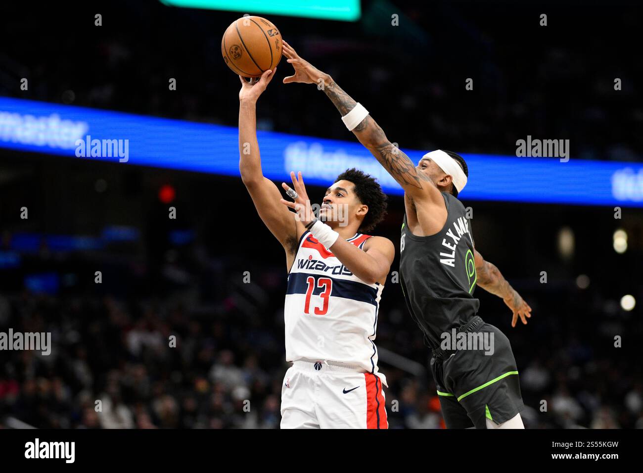 Washington Wizards guard Jordan Poole (13) looks to shoot past ...