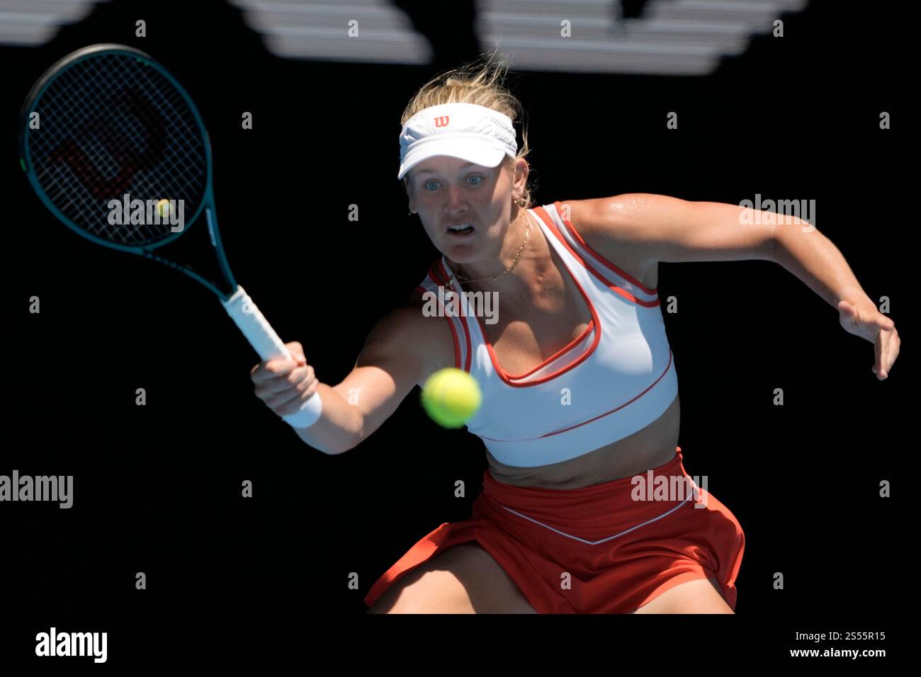 Peyton Stearns of the U.S. plays a forehand return to Emma Navarro of ...
