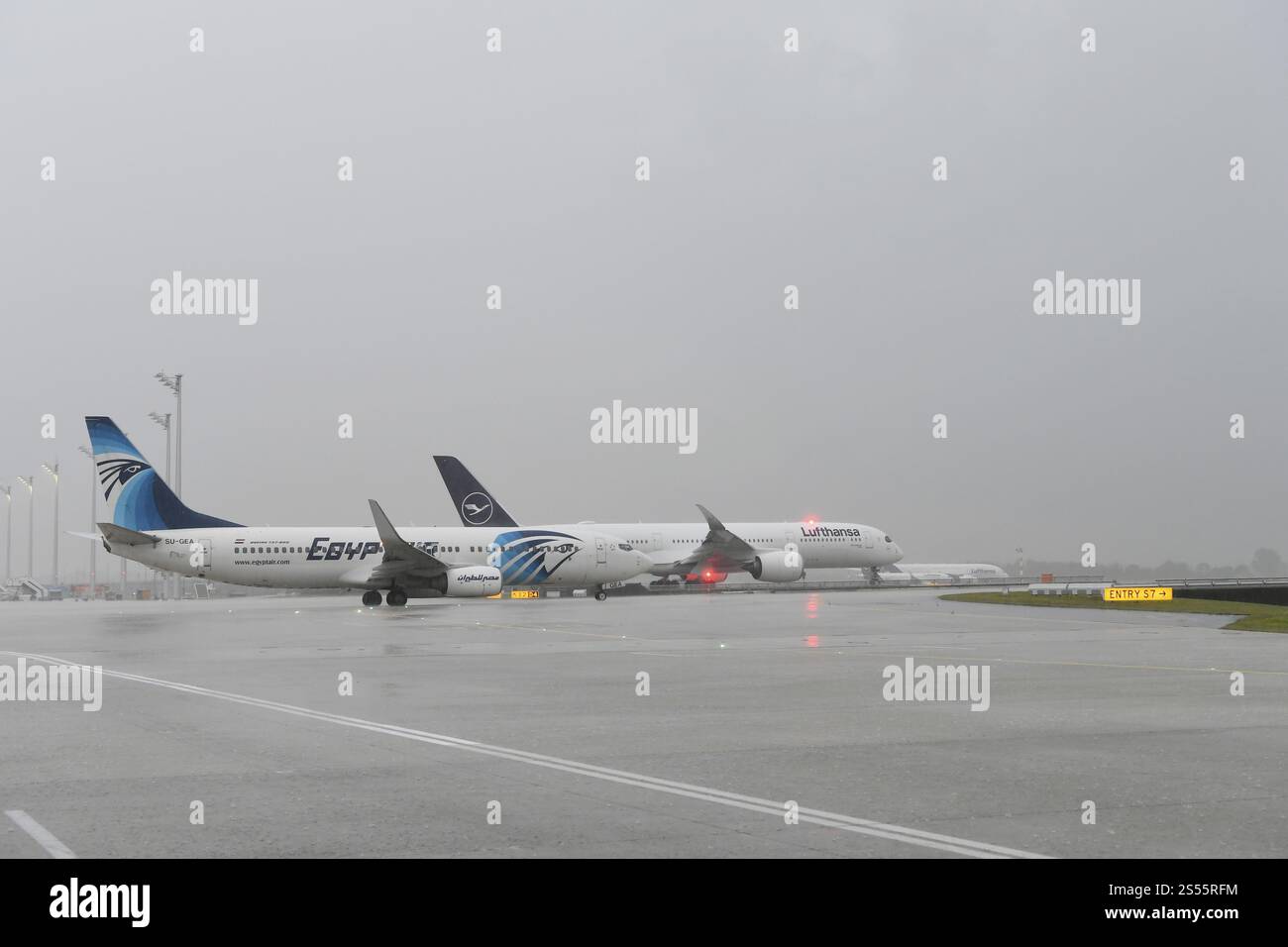 Egypt Air Boeing B737-800 with Lufthansa Airbus A350-900 on the lookout ...