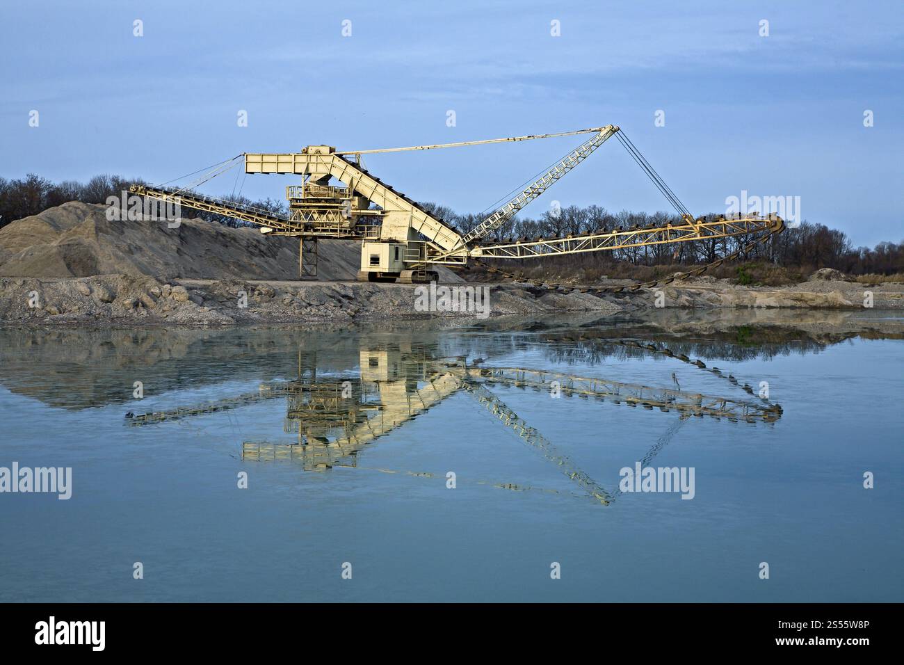 Dredger chain hi-res stock photography and images - Alamy