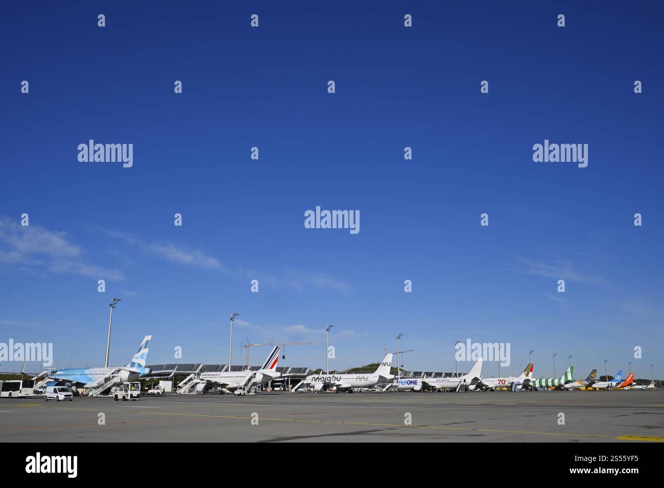 Various aircraft from different airlines British Airways, Air France ...